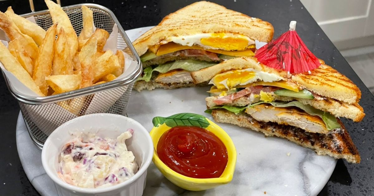 Chicken Tikka Club Sandwich Recipe by Rabia Fawad - Cookpad