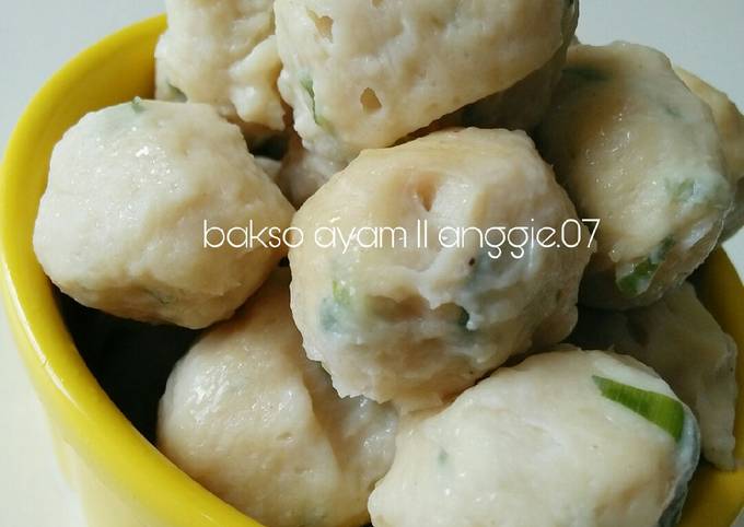 Resep Bakso ayam oleh anggie.07 - Cookpad