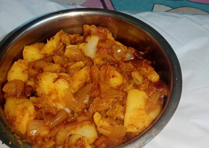 Aloo pyaaz ki sabzi Recipe by pari dixit - Cookpad
