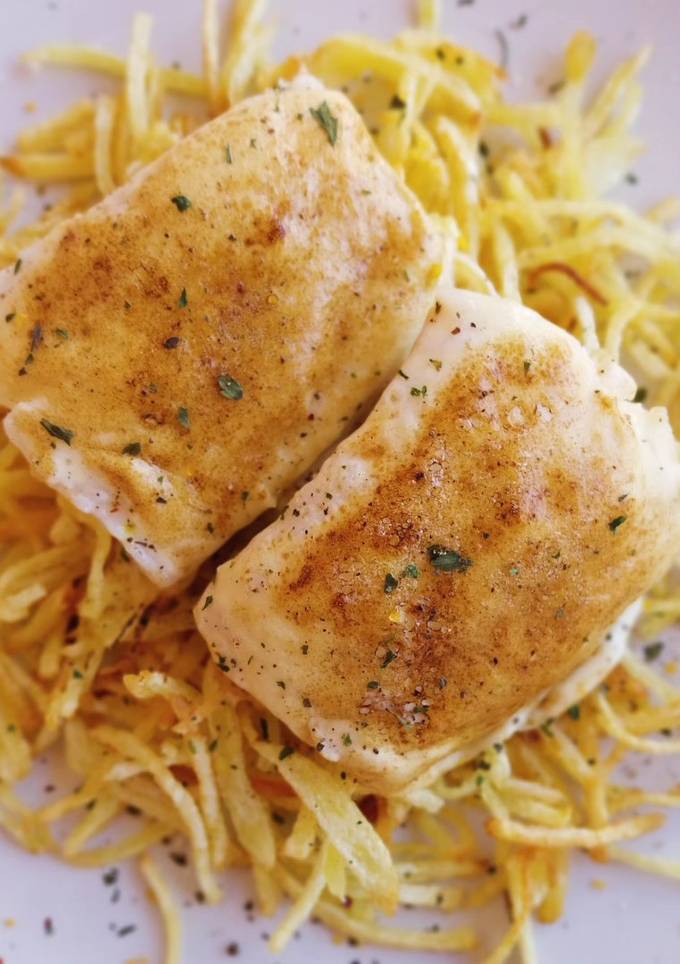 Bacalao gratinado con mayonesa de su pil pil y patatas paja Receta de ...