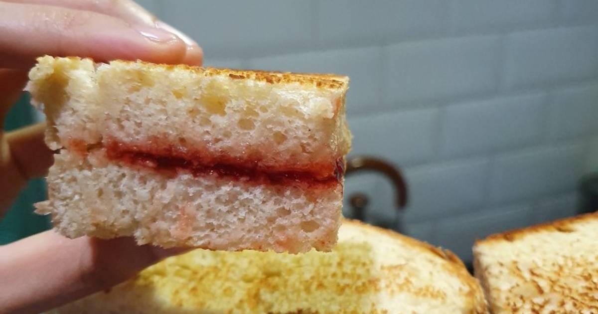 Resep Roti Bakar Strawberry Nutela oleh Dapur Olive - Cookpad