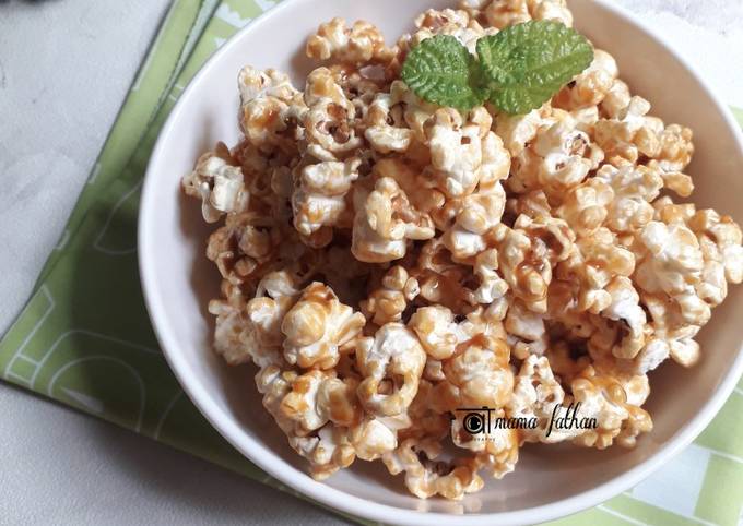 Resep Caramel popcorn oleh Mama fathan - Cookpad