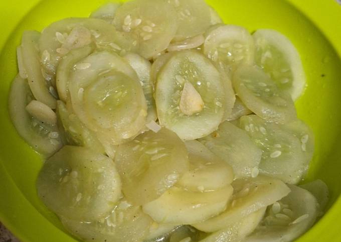 Resep 100. Tumis Timun Bawang Putih oleh Anyes Luvblu - Cookpad