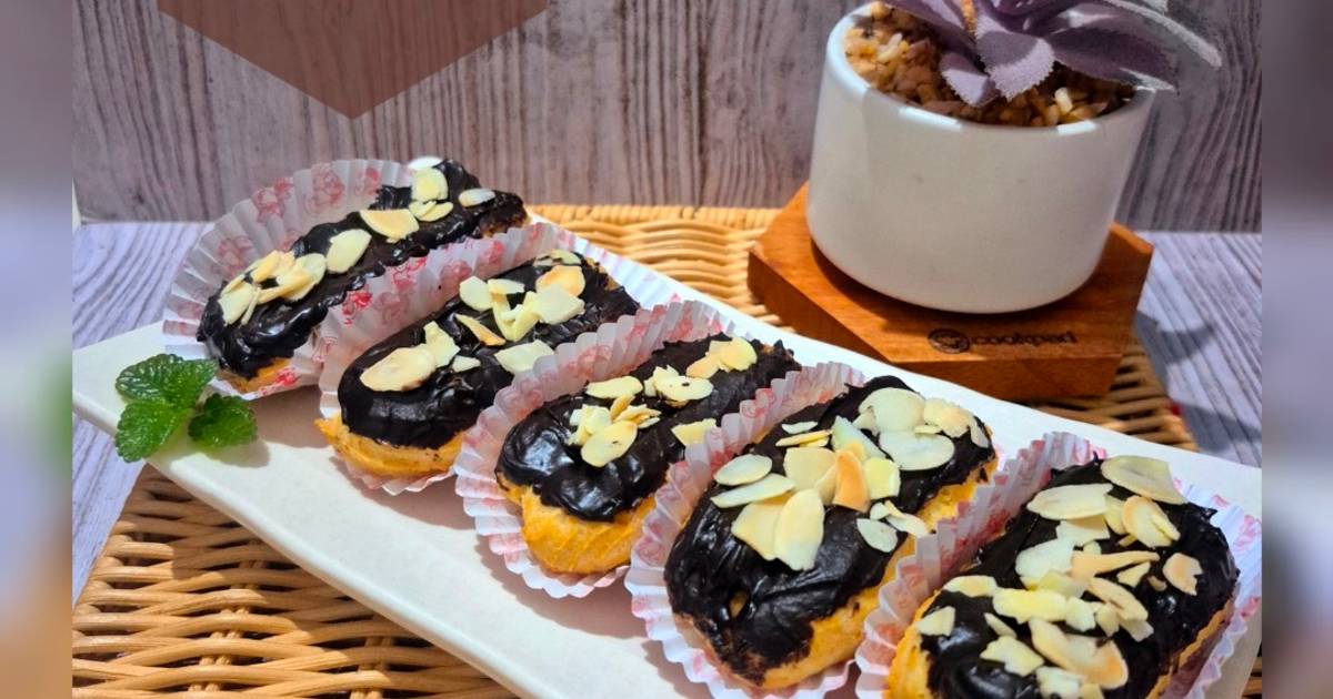 Resep Eclair with Almond oleh Sari's Kitchen - Cookpad