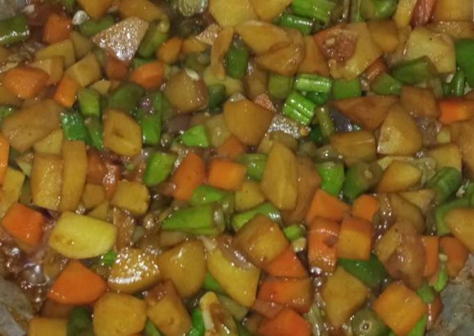 Resep Tumis kentang buncis wortel oleh Arhafin - Cookpad