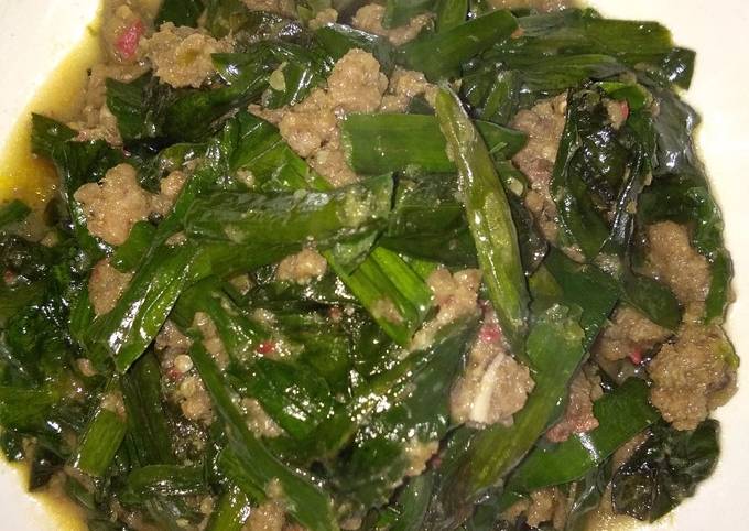 Resep Tumis genjer oncom pedas oleh Arshaka Davania - Cookpad