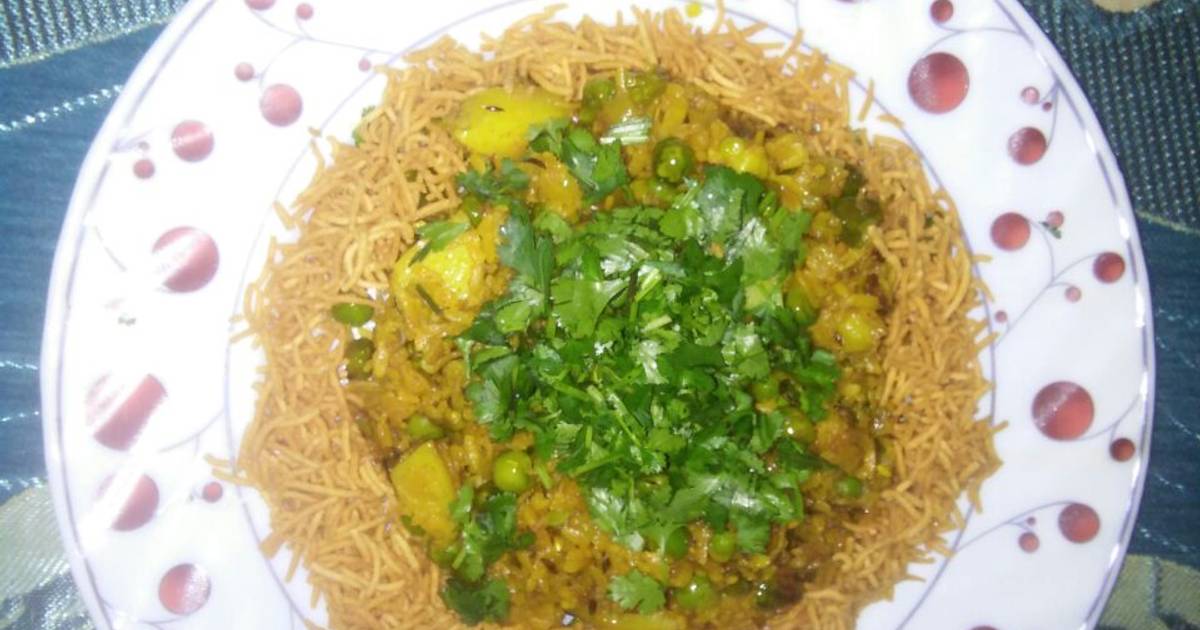 Dry poha Recipe by Kavita Jha - Cookpad
