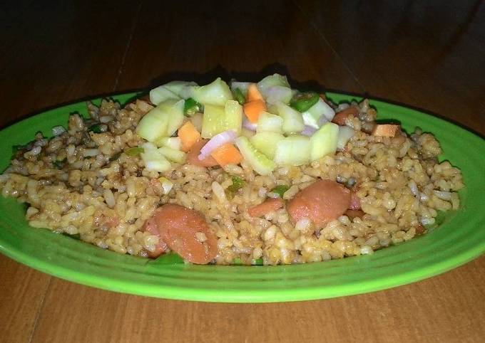 Resep Nasgor sosis oleh Murni Dwi Arti - Cookpad
