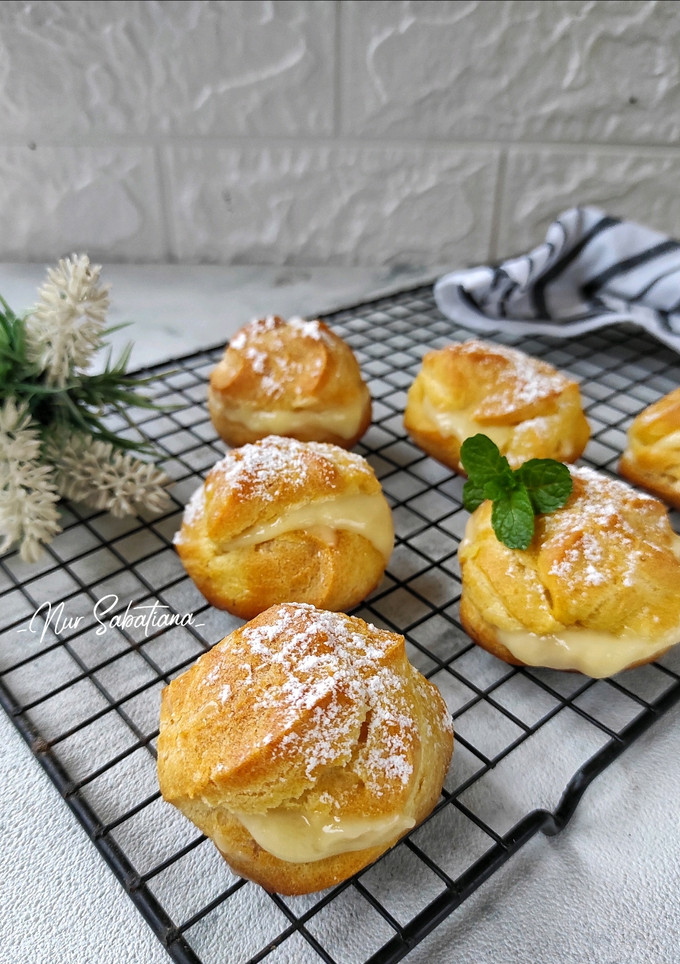 Resep Choux Pastry (Sus Vla Durian) oleh Nur Sabatiana - Cookpad