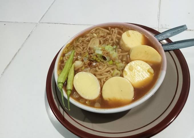 Resep Indomie coto makassar with tofu oleh Sartini - Cookpad