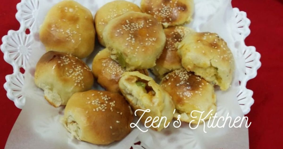 Savoury Pizza Buns Recipe by ZMA - Cookpad