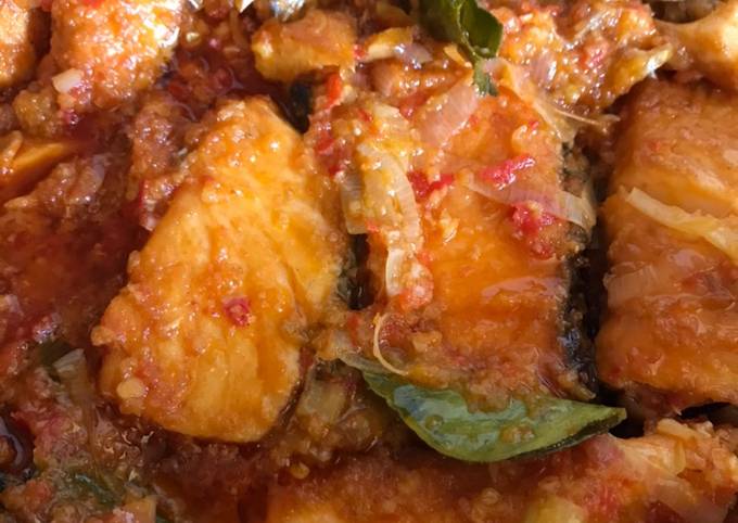 Resep Salmon Balado oleh Bellemoibelle - Cookpad