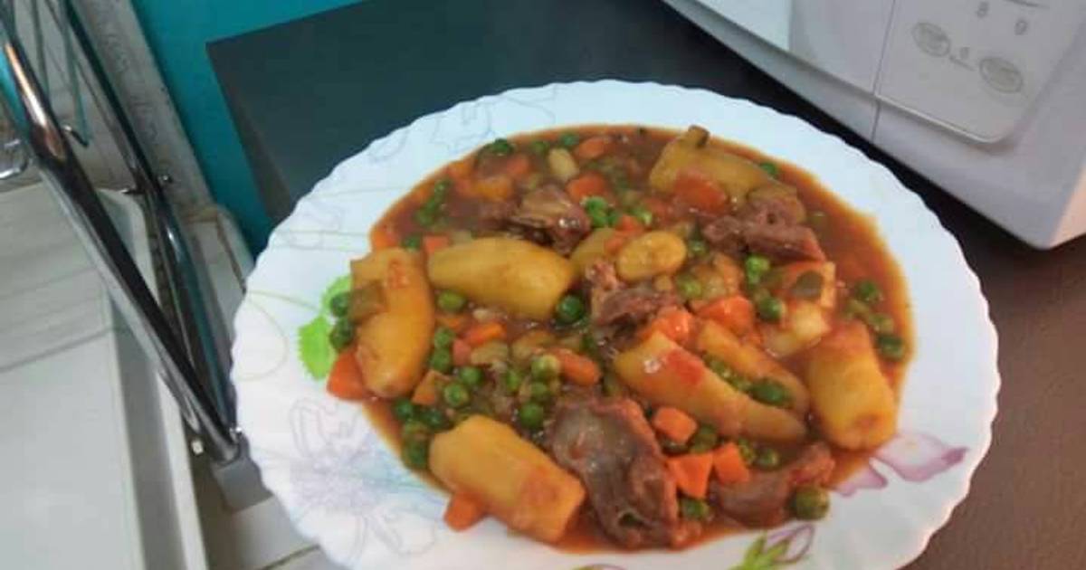 Matoke and beef stew Recipe by jedida - Cookpad