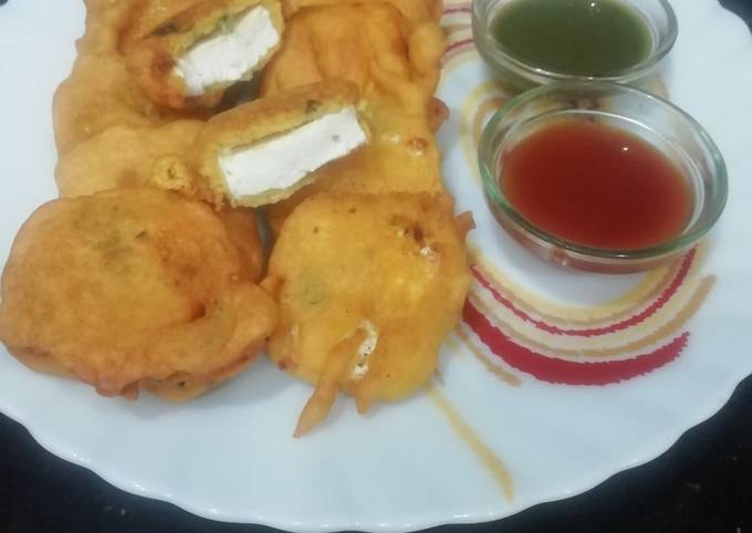 Laziz Paneer Pakora Recipe by Aruna Thapar - Cookpad