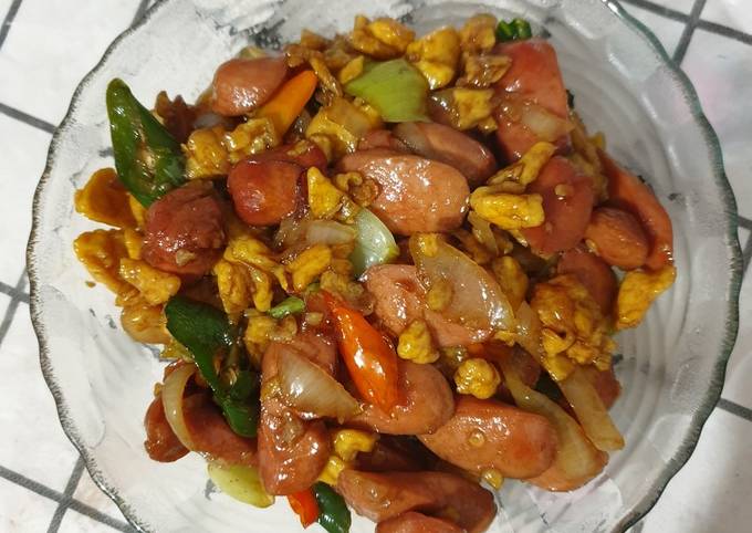 Resep Oseng sosis telur saus tiram oleh Tati Mulyati - Cookpad