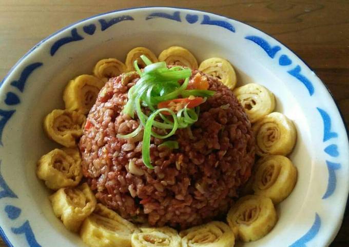 Resep Nasgor Merah oleh 🍳RatnaKitchen - Cookpad