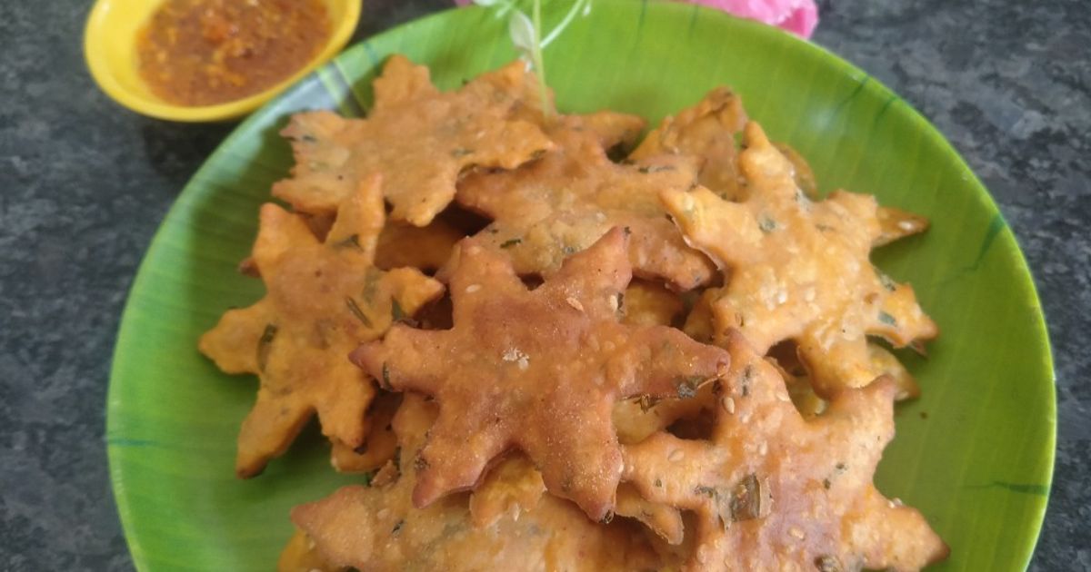 Methi Masala Puri Recipe by Spruha Bari - Cookpad