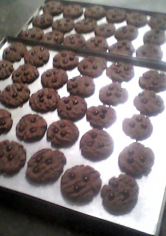 Resep Good time chocochips renyah oleh Ikaazaqilah Putri - Cookpad