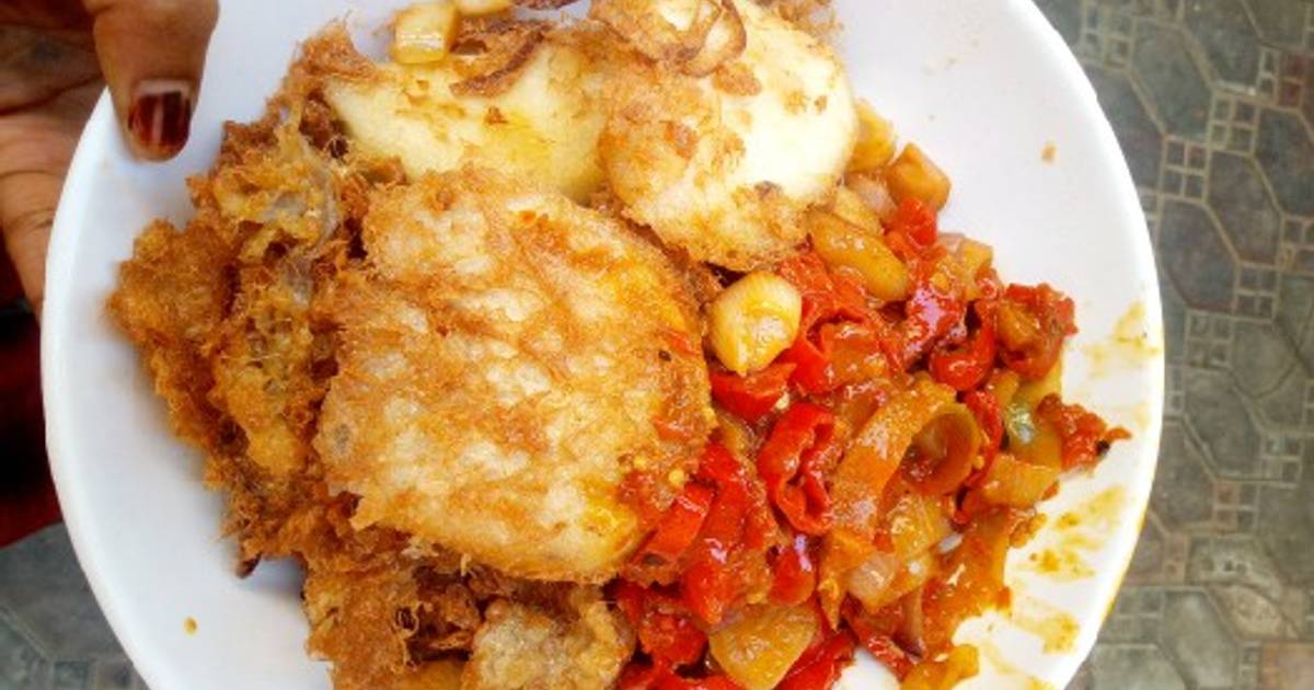 Fried yam with sauce Recipe by maryam maikano - Cookpad