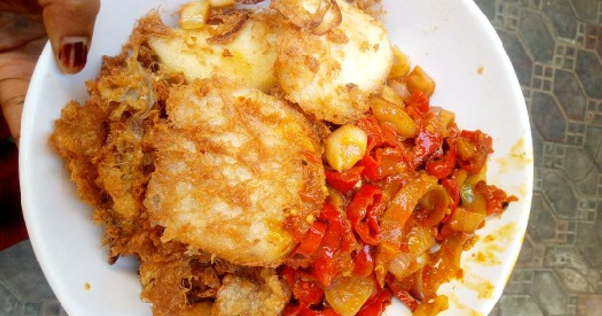 Fried Yam With Sauce Recipe by maryam maikano - Cookpad