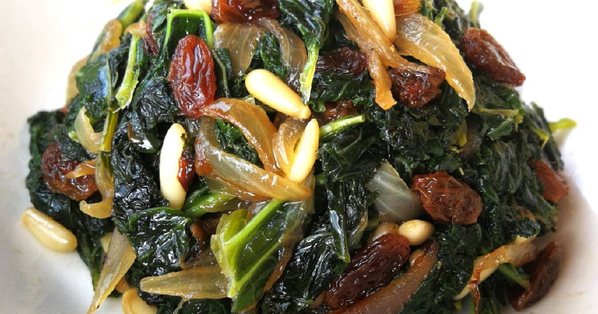 Col kale salteada con uvas pasas y piñones - veggie Receta de "cocinar ...