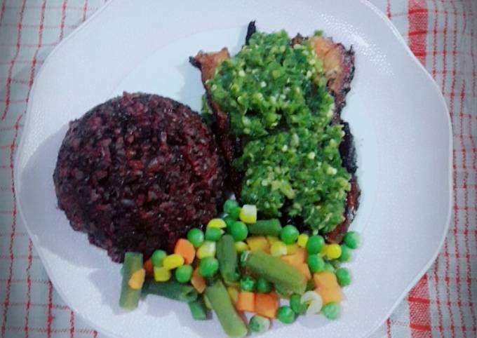 Resep Salmon Bakar Balado Hijau oleh Neng Etty - Cookpad