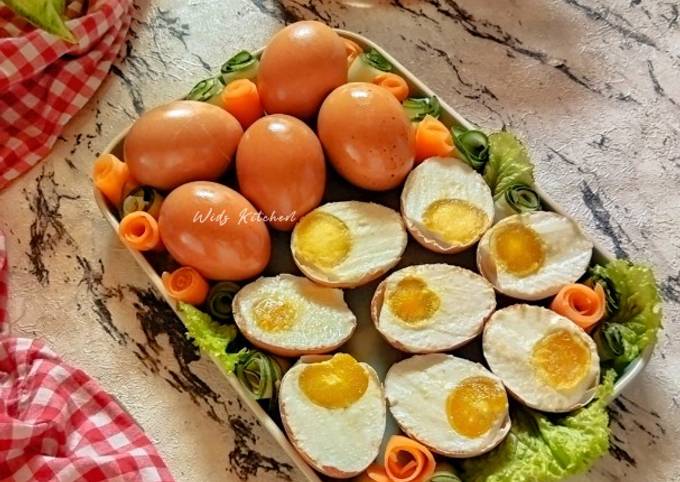 Resep Telur Ayam Asin Bumbu Bawang oleh Wids Kitchen 🍀🌷 - Cookpad