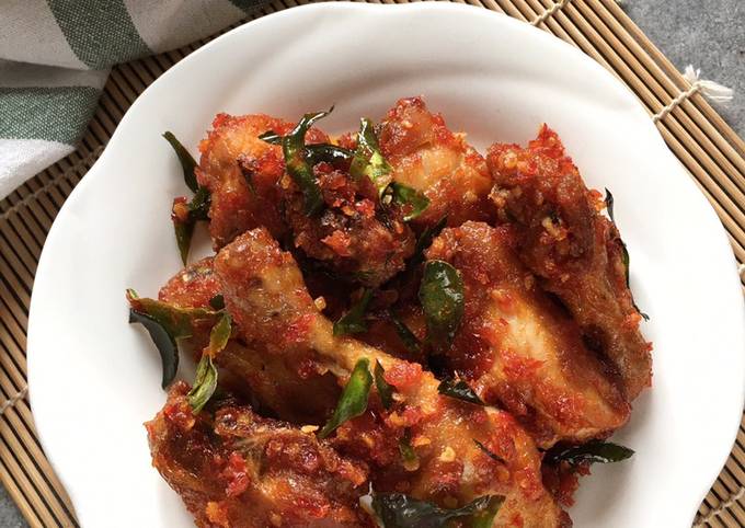 Resep Ayam Pedas Aroma oleh OpiBun - Cookpad