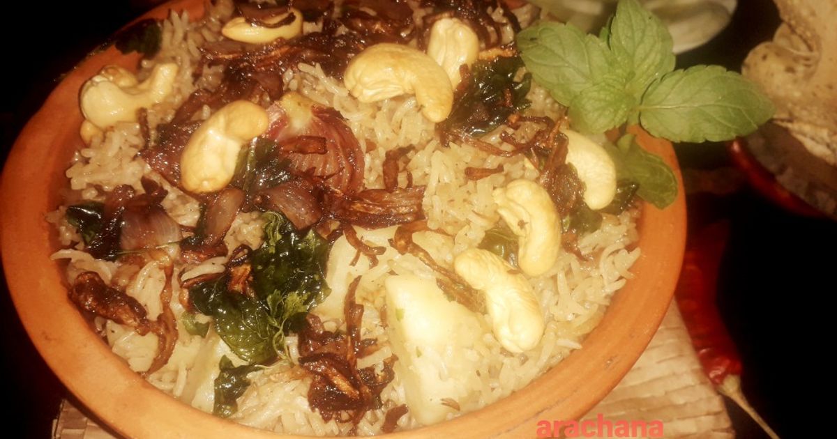 Cinnamon Flavor Potato Biryani Recipe by Arachana ( Tanya) - Cookpad