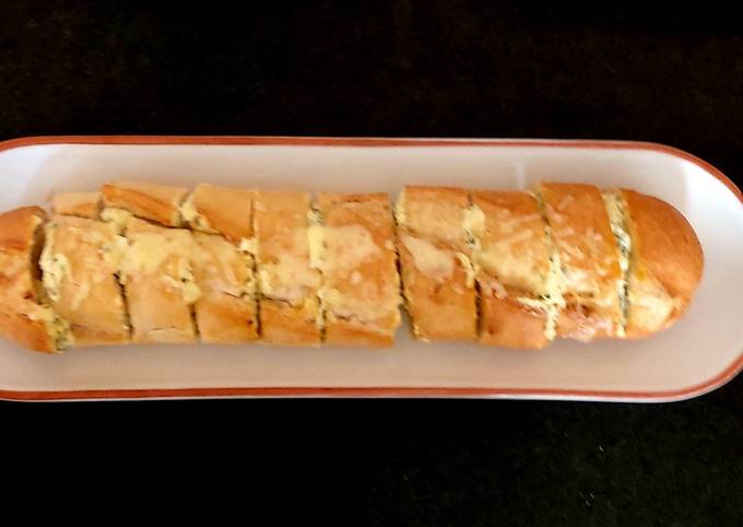 How to Make Any-night-of-the-week My Roule Cheese and Garlic Crusty ...