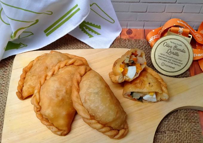 Resep Pastel isi ragout oleh olive bunda qonita - Cookpad