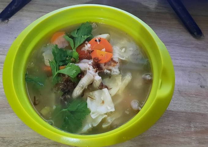 Resep Sup Ceker Ayam Favorit Keluarga oleh Arvi Sekar - Cookpad