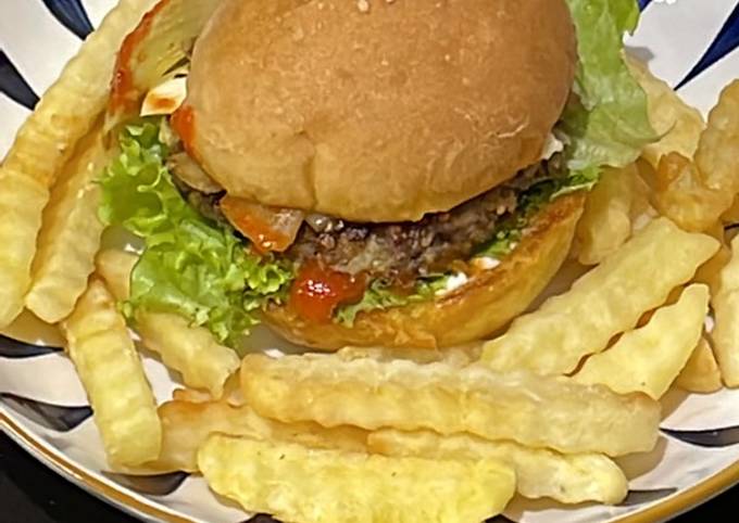 Resep Beef burger oleh Kiki Karlina - Cookpad