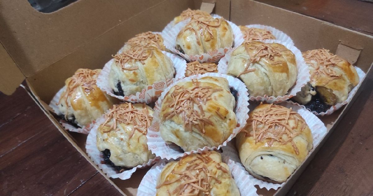Resep Croissant Mini Isi Pisang Coklat oleh Ika RaNin - Cookpad