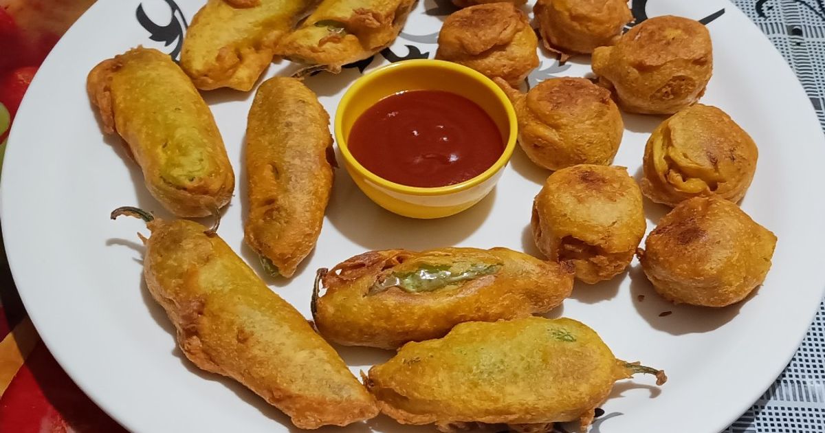 Batata Vada & Mirchi Vada Recipe by Dr. Pushpa Dixit - Cookpad