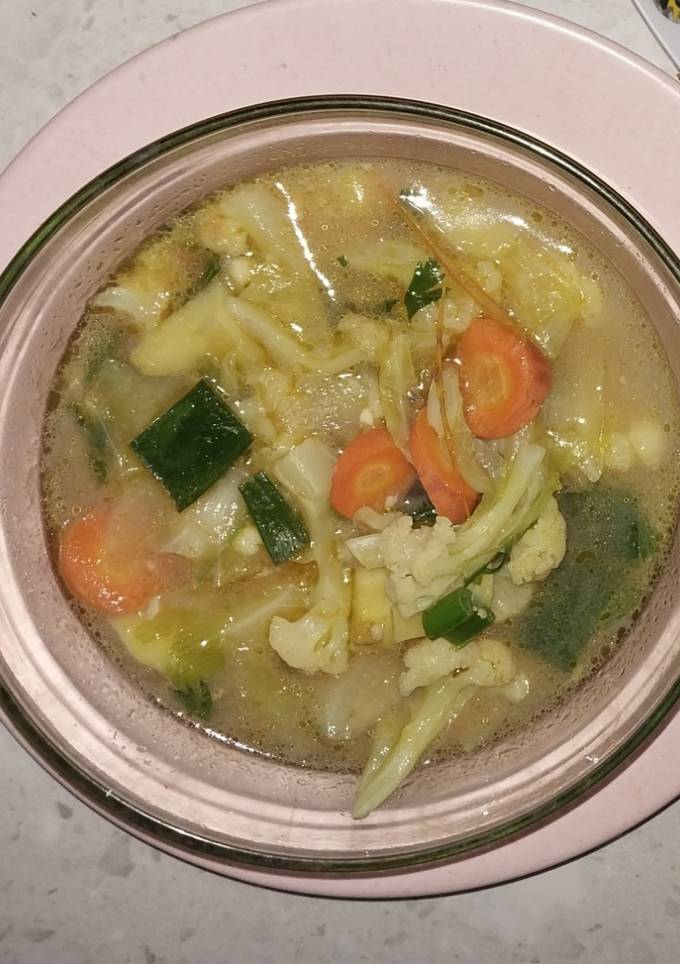 Resep Sup Sayur Enak Sederhana Aini'Cooking oleh Aini - Cookpad
