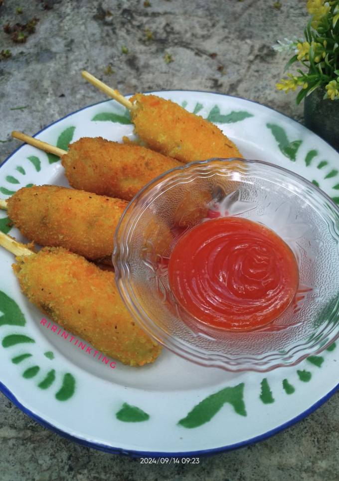 Resep Corndog isi Sosis oleh bundanyakembar - Cookpad