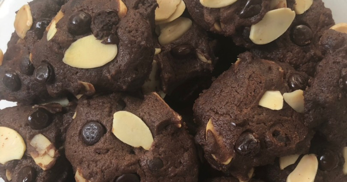 Resep Choco Chip Almond oleh ayichank - Cookpad