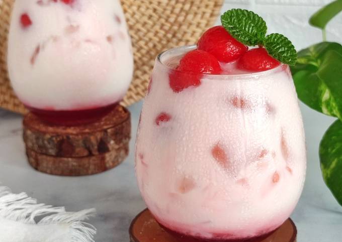 Resep Watermelon Milk Ice oleh Ellaelloet - Cookpad