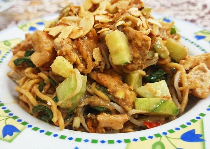 Resep Pecel Mie oleh Novhiesnotes - Cookpad