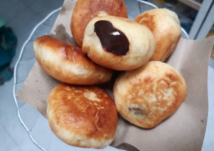 Resep Roti Goreng isi Coklat oleh Chori Benazir - Cookpad