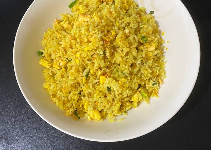 Resep Nasi goreng teri kunyit kencur oleh Angeline Hosen - Cookpad