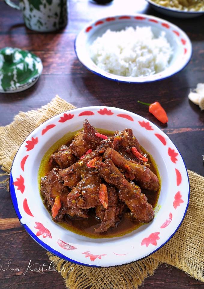Resep Semur Ayam Kecap Pedas oleh Wina Kartika - Cookpad