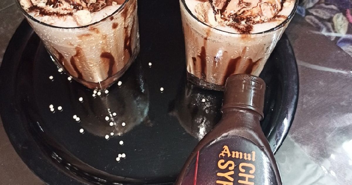Chocolate Thick Shake Recipe by Pallavi Porwal - Cookpad