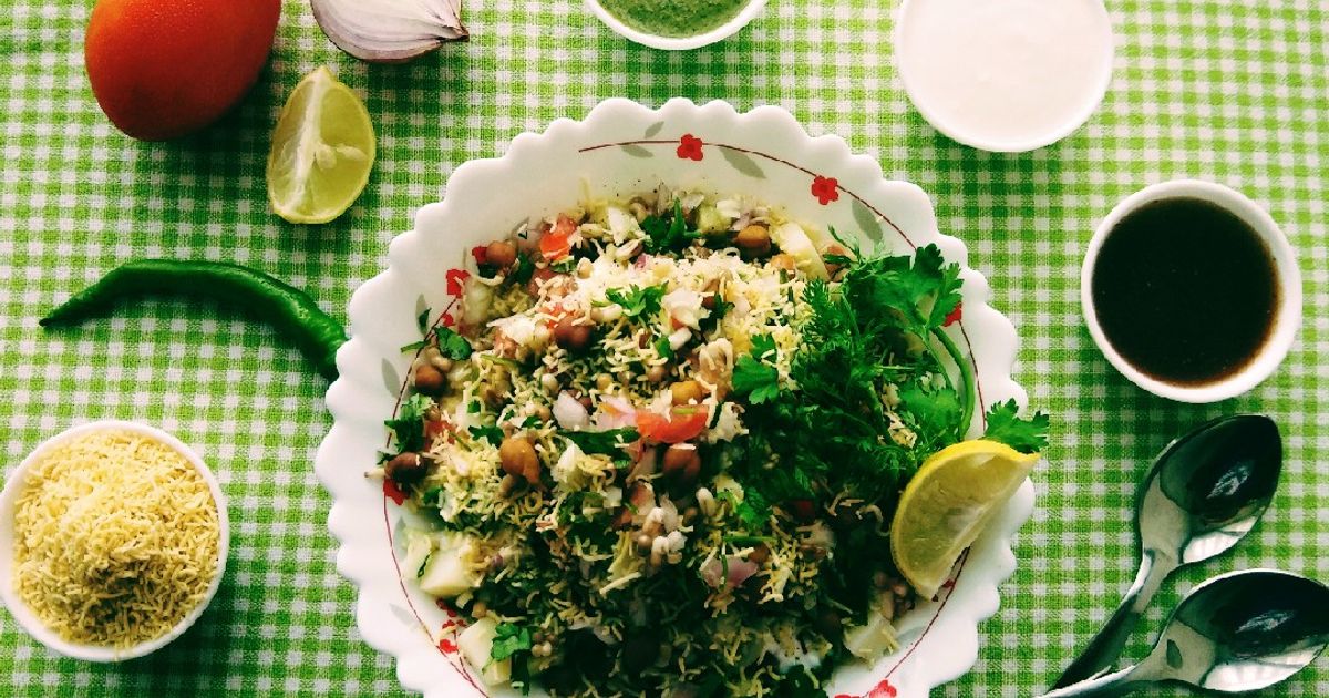 Mixed Sprouts Chaat Recipe by Kanika Pareek - Cookpad