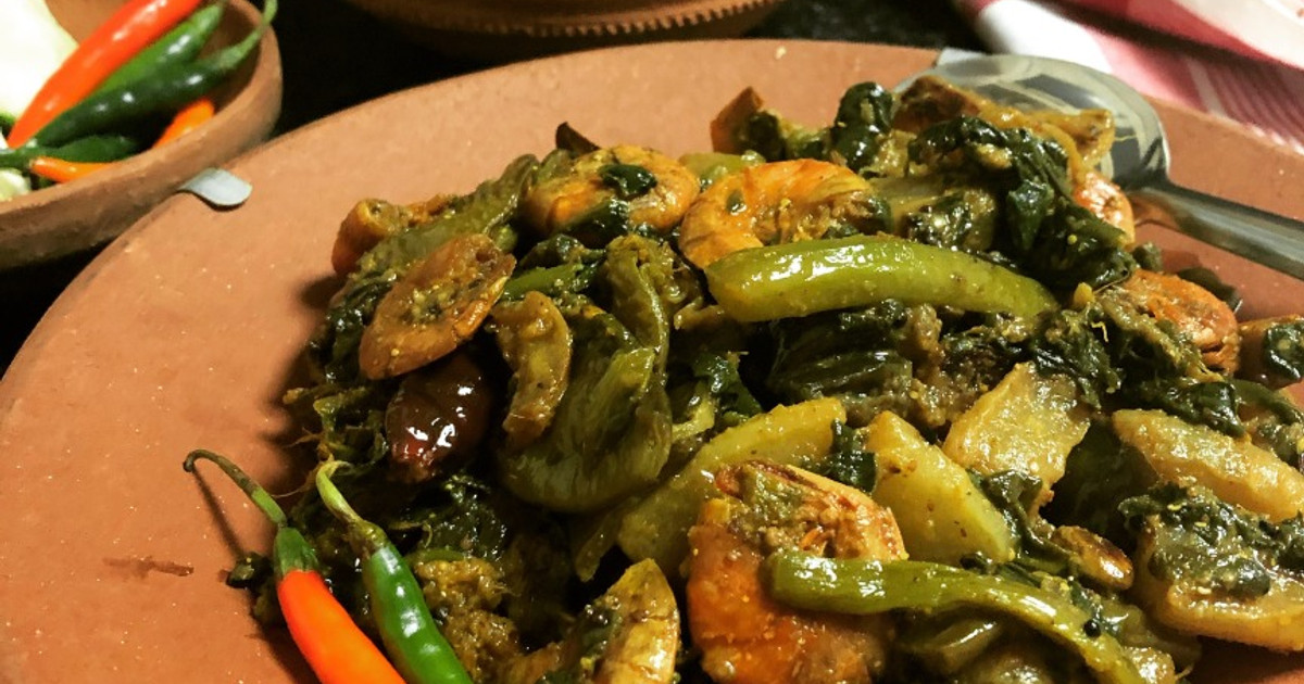Pui Shaag Chingri Chorchori (Malabar Spinach Curry) Recipe by Bethica ...