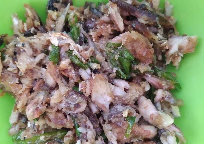 Resep Ikan Kembung Sate Suwir Cabai Hijau Oleh Dyah Lstr Cookpad
