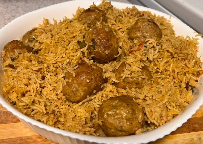 Kofta pulao Recipe by Sarvat Hanif - Cookpad