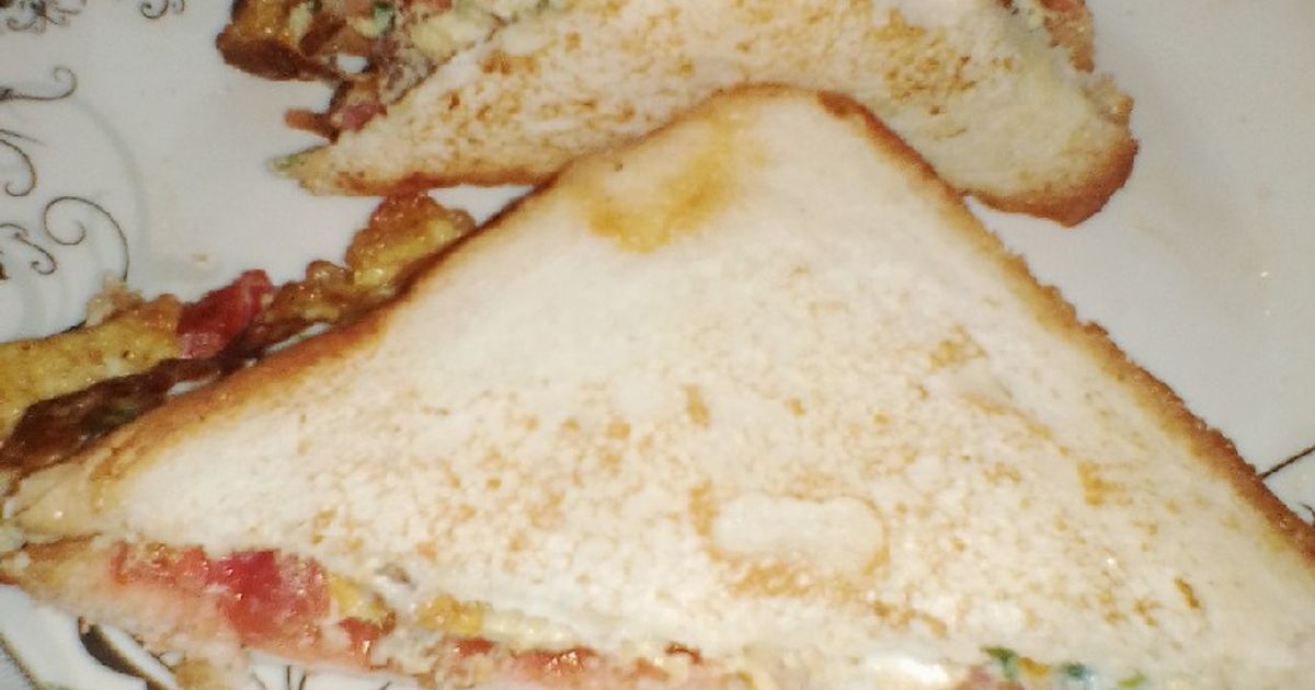 Cheese Omelette Sandwich Recipe by Eshmal Rajput - Cookpad