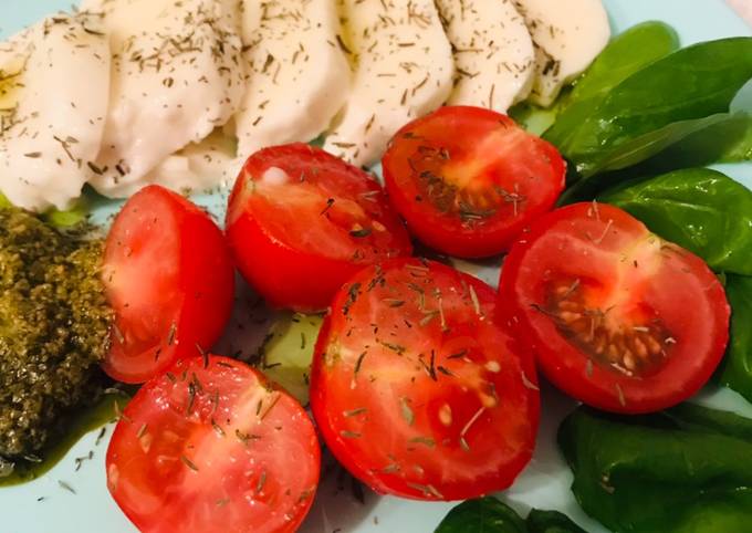 Caprese saláta | Éva Zorka Csornay receptje - Cookpad receptek